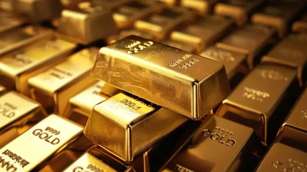 Will the price of gold per bhori drop back to RS 70000 or will it rise ...