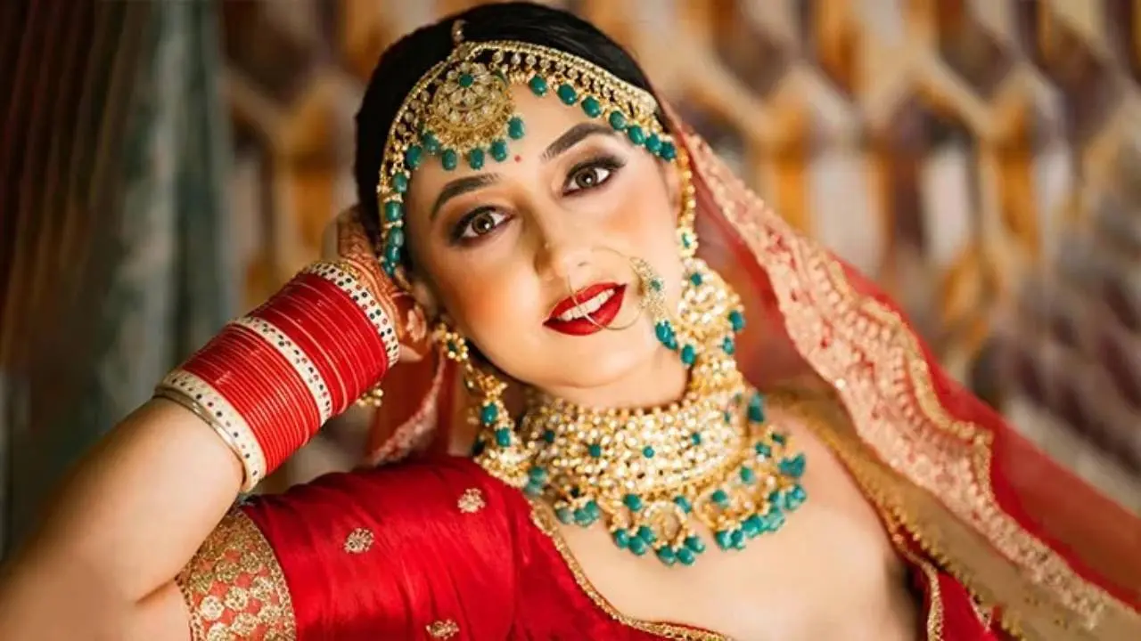 Traditional Wedding Jewellery of India: Significance of Shakha Pola ...