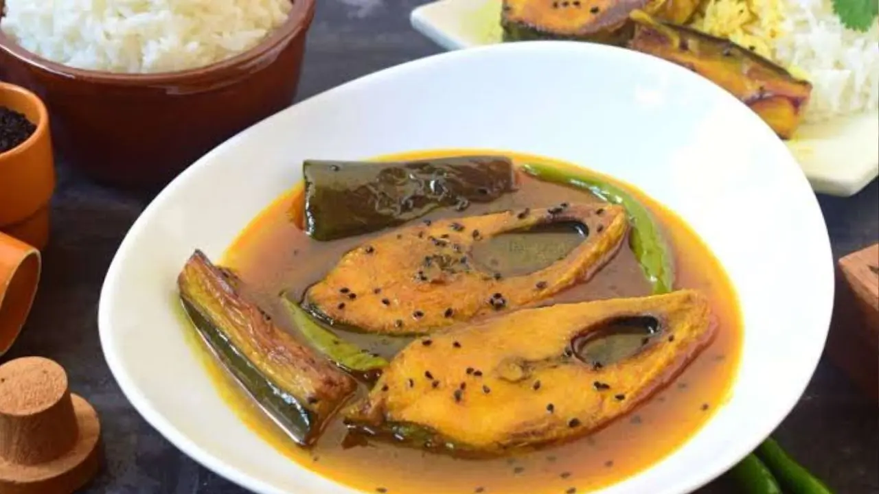 Begun Ilish Recipe: Hilsa with eggplant monsoon special easy tasty recipe
