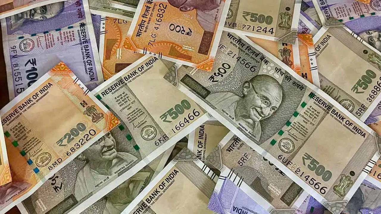Rupee Loses Ground as Safe-Haven Demand Boosts US Dollar